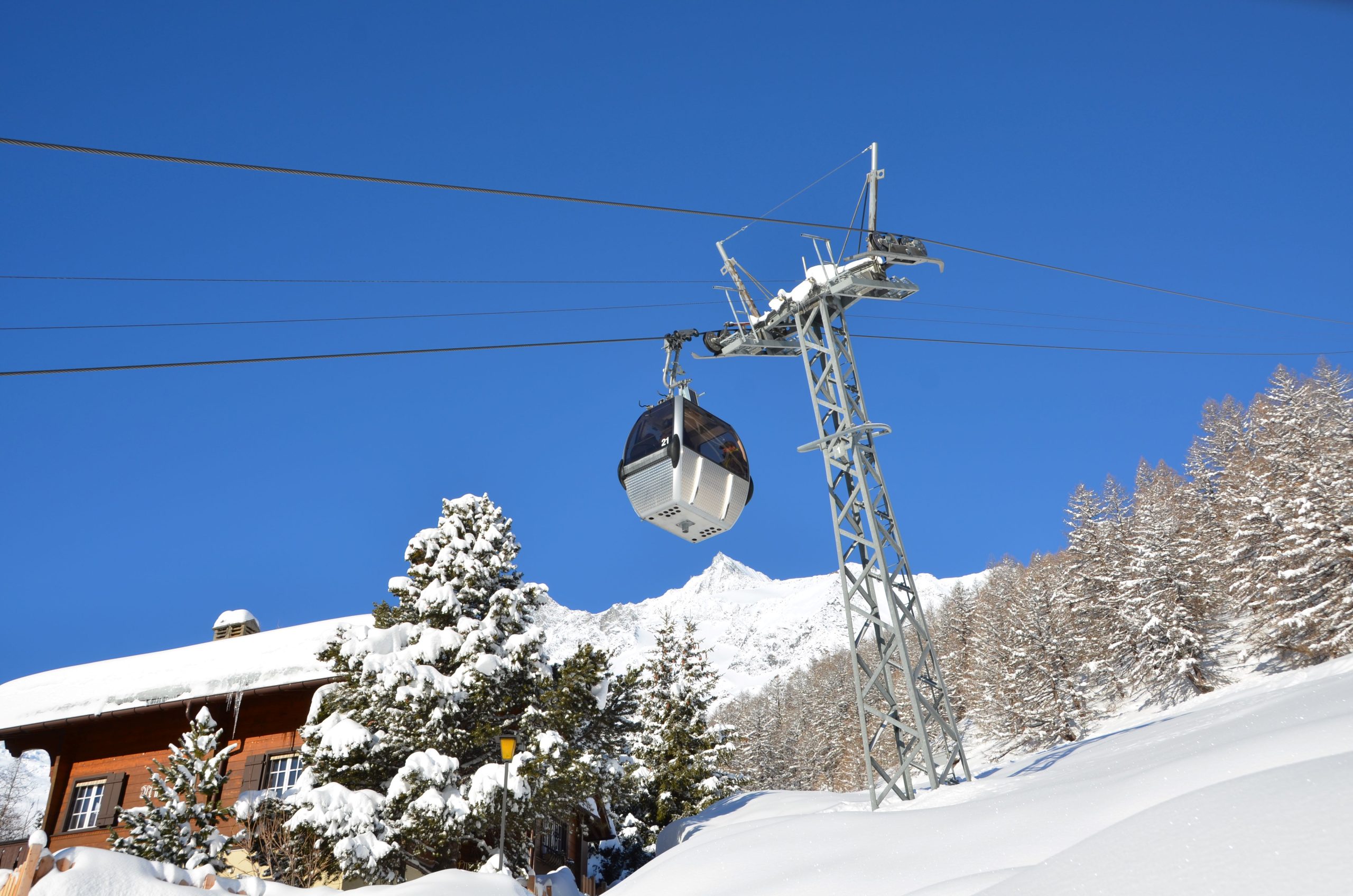 The Hannig cable car legacy: love high above Saas-Fee – Saas-Fee ...